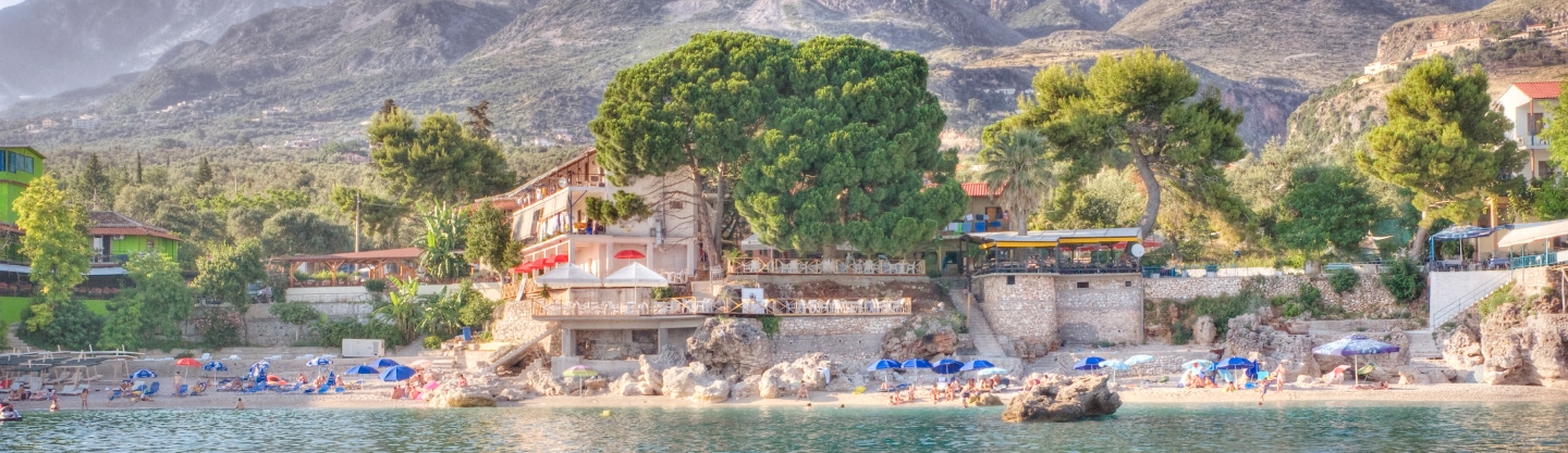Vuelos baratos de Barcelona a Albania | Vueling